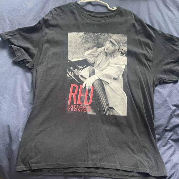 Taylor Swift | Tops | Taylor Swift Red Taylors Version Exclusive Tee ...